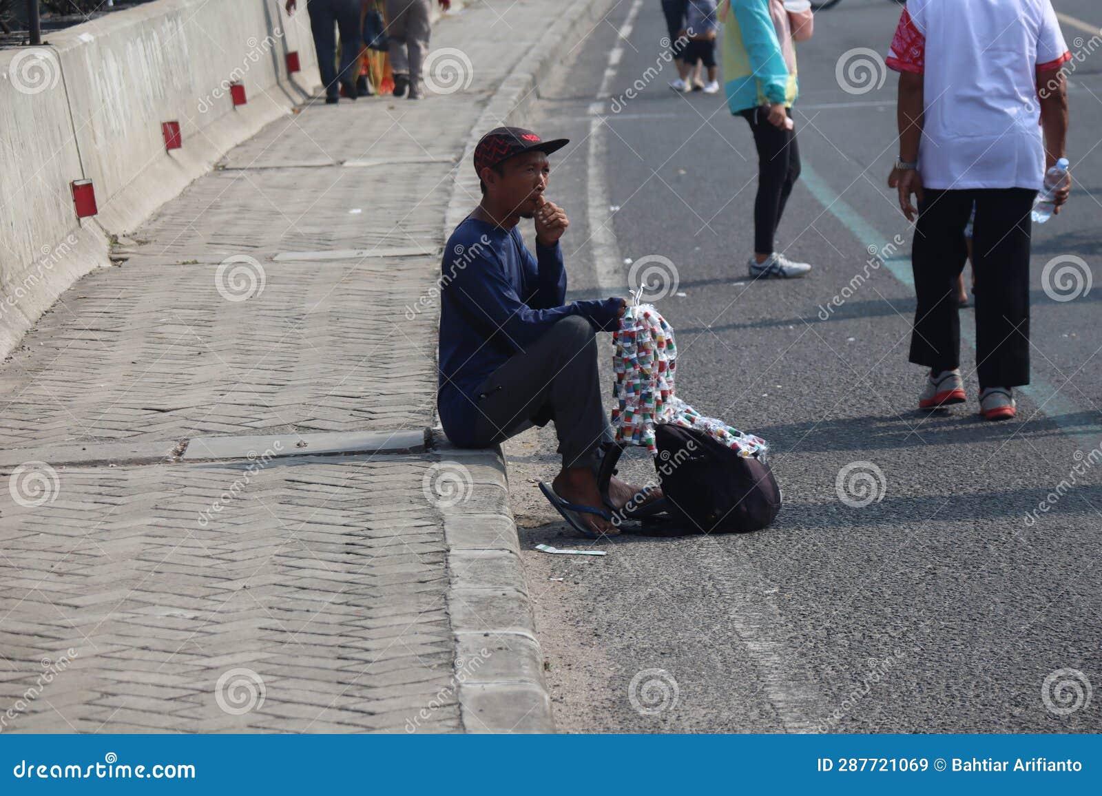 Traders on the Roadside during the Day Editorial Stock Image - Image of ...