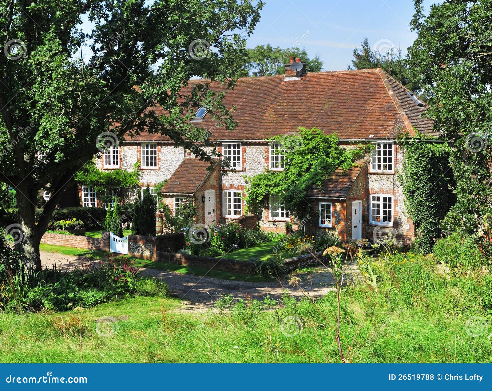 Tradional English Rural Cottage Stock Photo - Image of dwelling ...