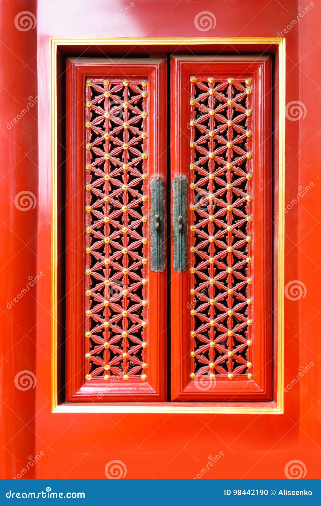 Traditioal Red Chinese Windows Stock Photo - Image of color, east: 98442190