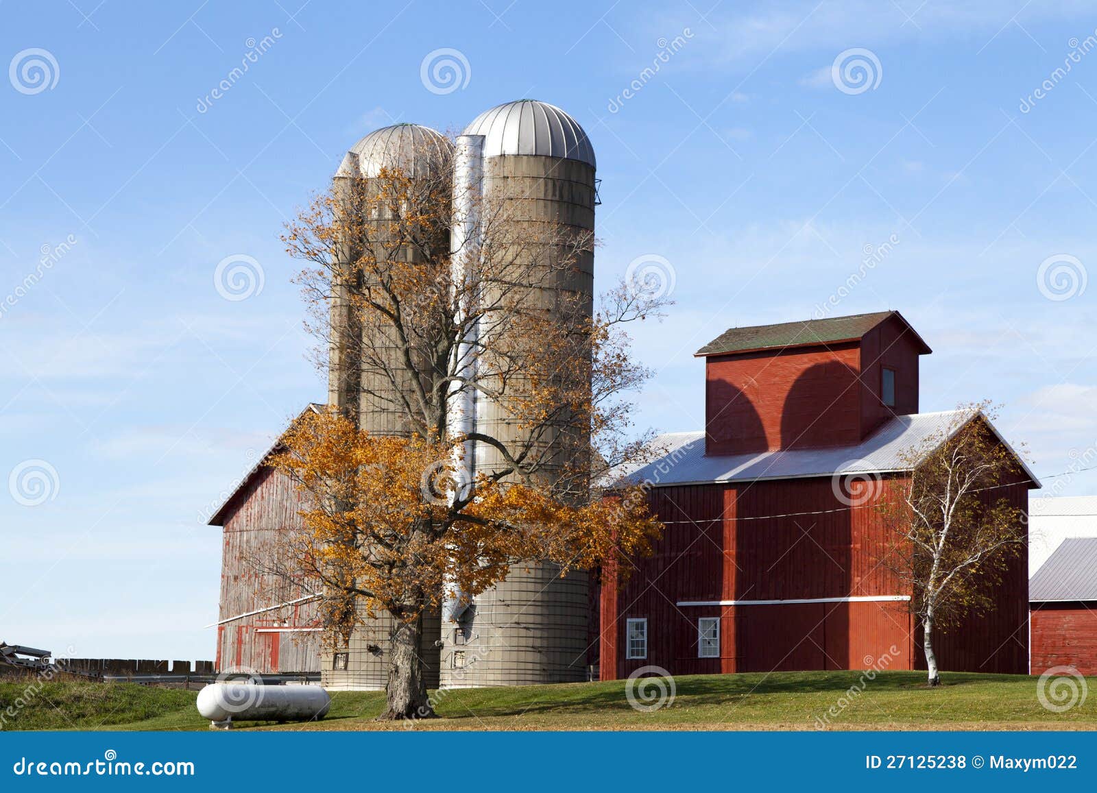 Traditional American Barn stock photo. Image of environment - 27125238