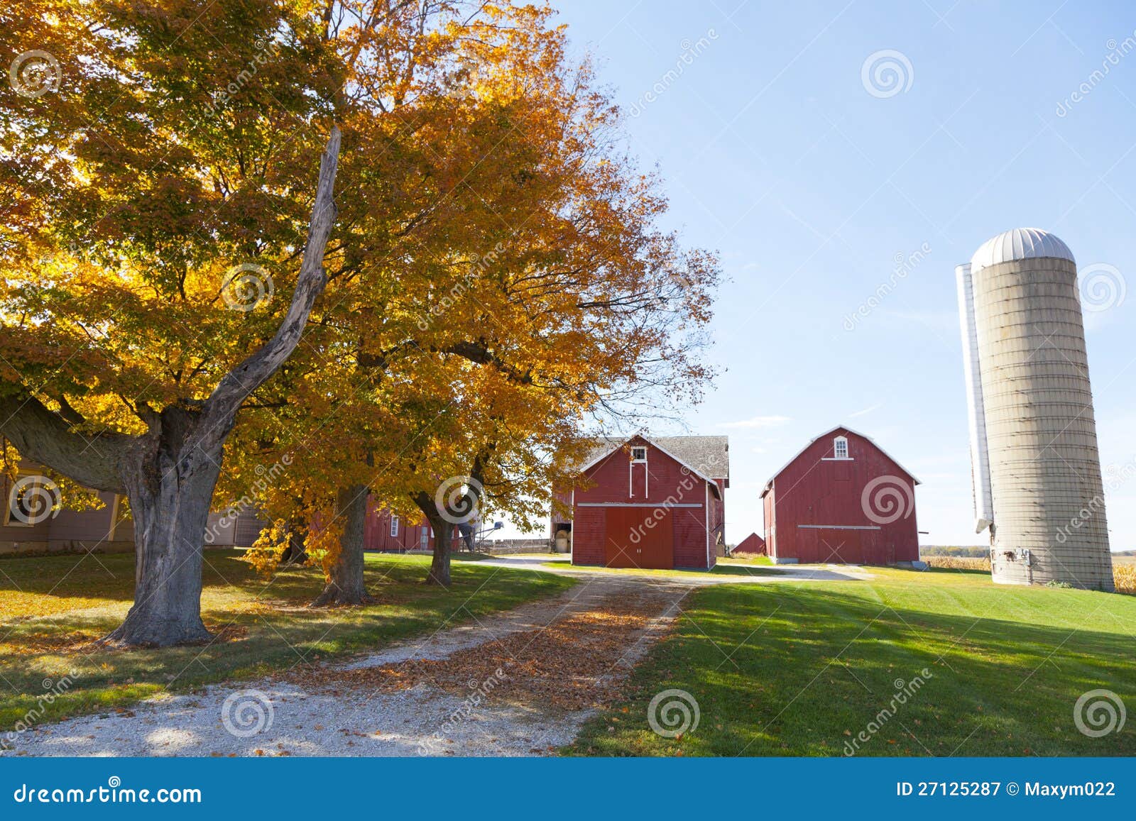 Traditional American Barn stock image. Image of house - 27125287