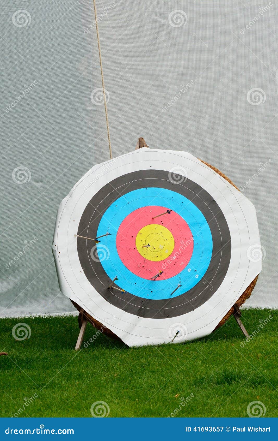 Traditional archery target stock image. Image of victory - 41693657