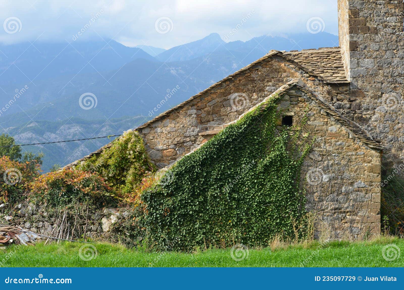 Traditional Architecture in the Aragonese Pyrenees Stock Image - Image ...