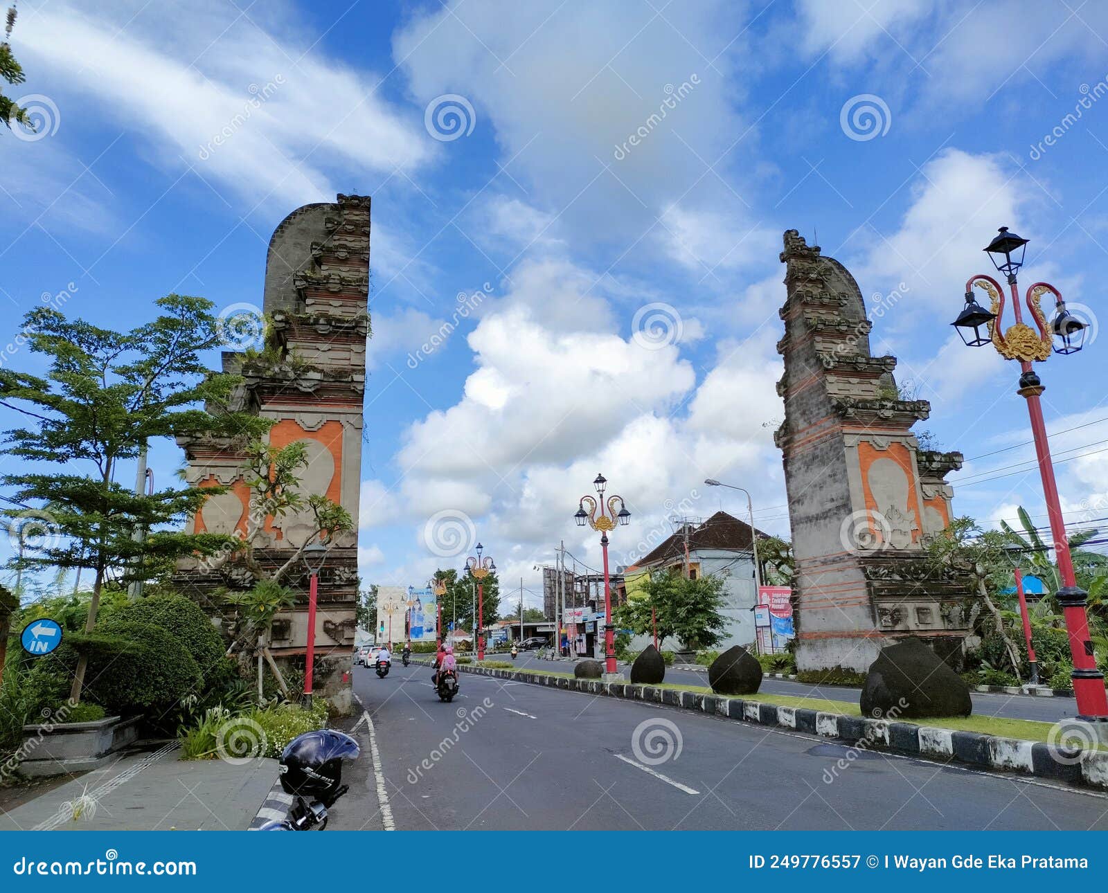 Traditional Balinese Gate editorial photography. Image of vacation ...