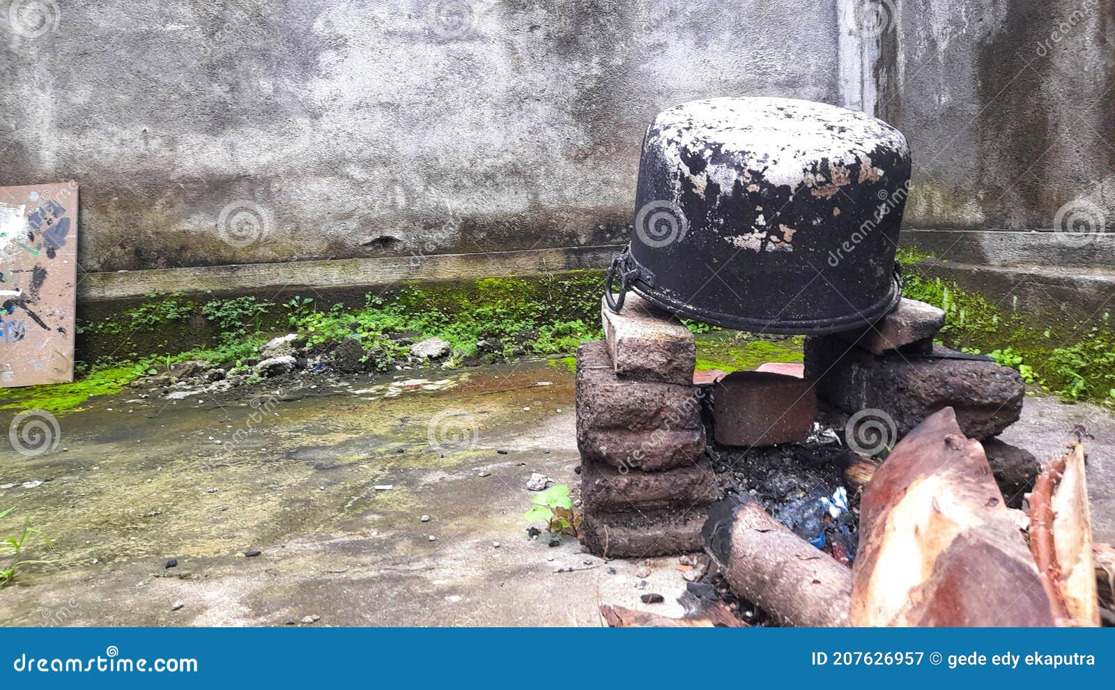 Traditional Balinese Kitchen Stock Image - Image of soil, balinese ...