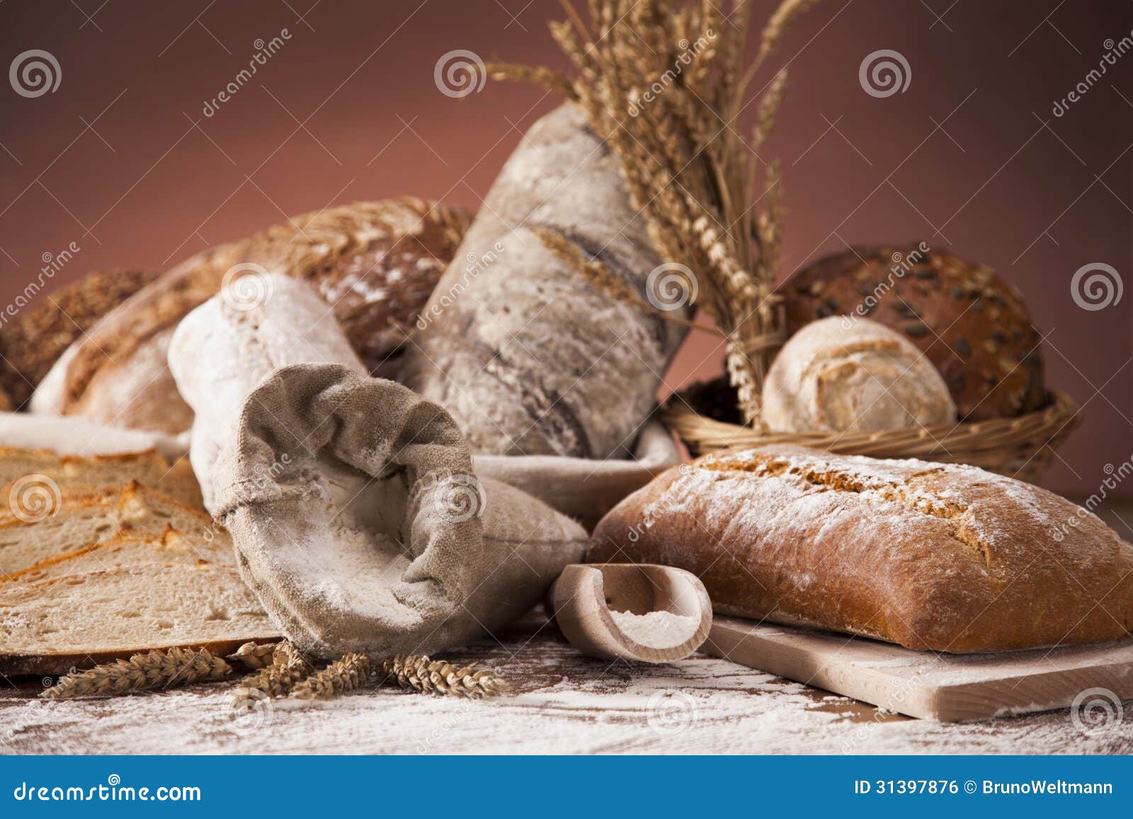 Traditional Bread in Bakery Stock Photo - Image of canvas, wooden: 31397876