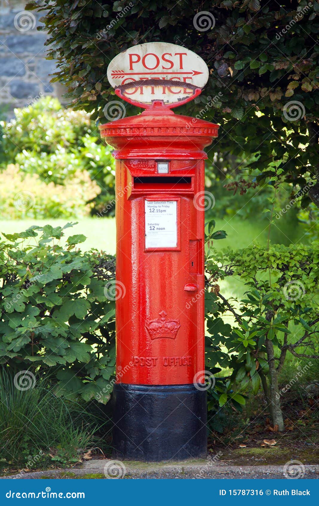 Traditional British Postbox Stock Photo - Image of village, pillarbox ...