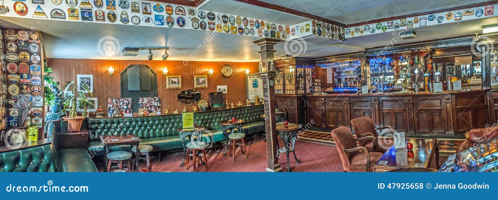 Traditional British Pub editorial stock photo. Image of english - 47925658