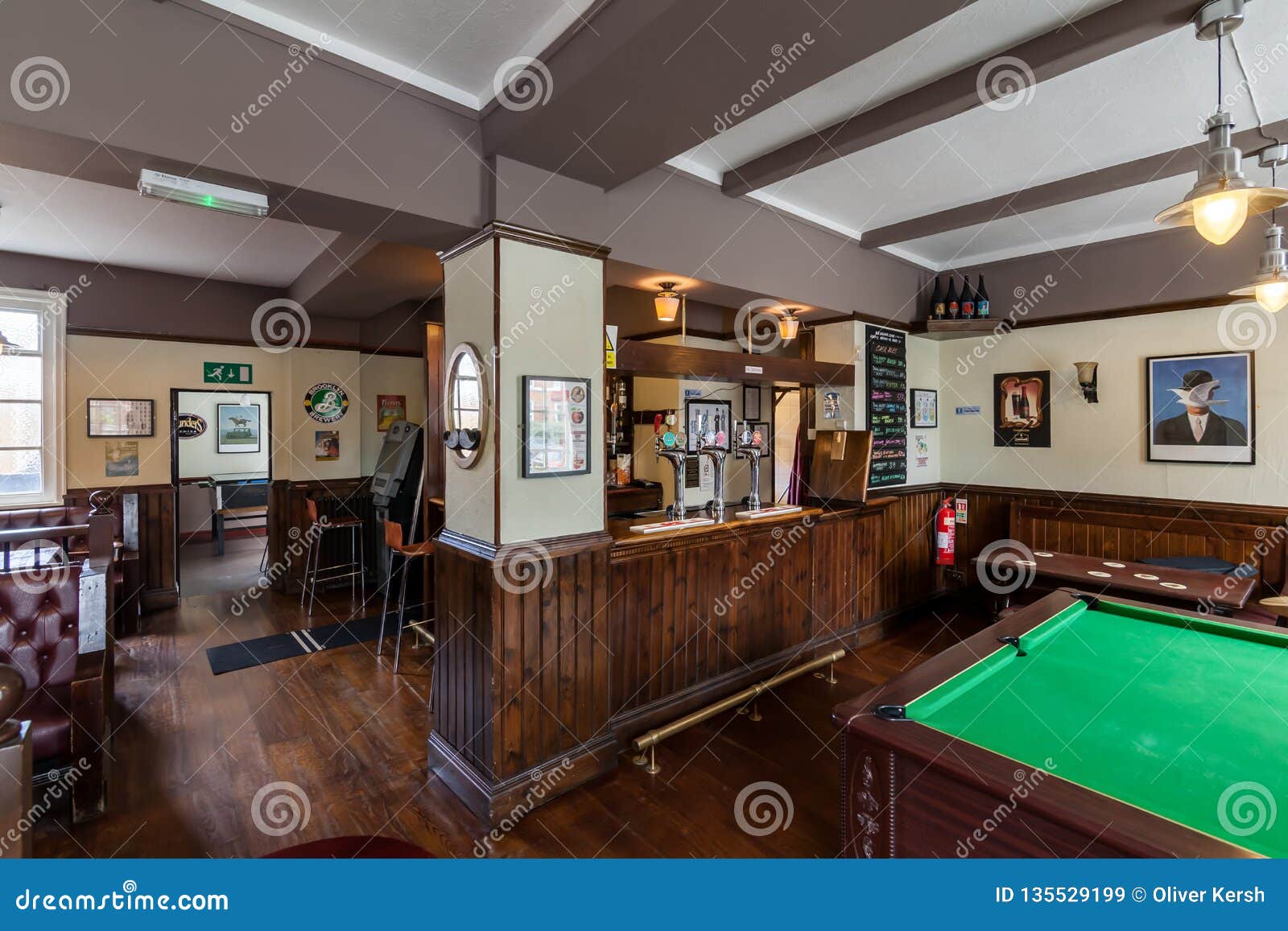 Traditional British Pub Interior Editorial Stock Image - Image of city ...