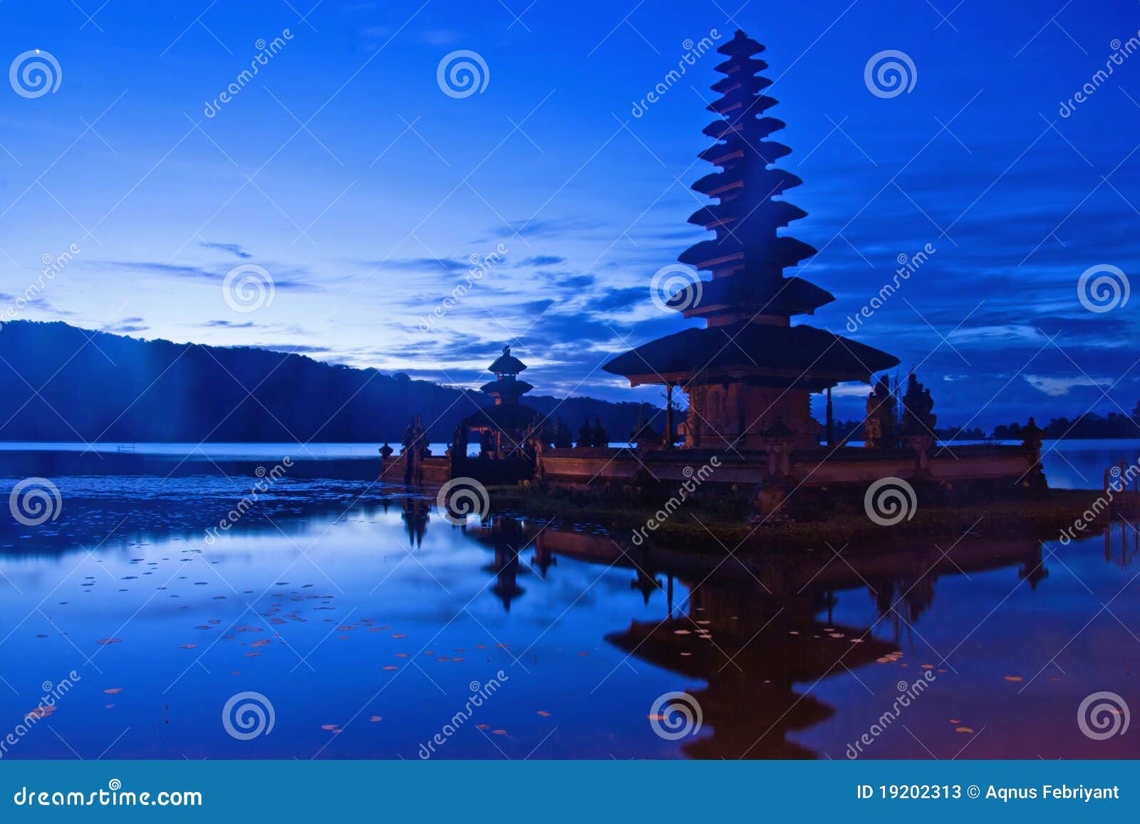 Traditional Building at Bali Stock Image - Image of tour, cliff: 19202313