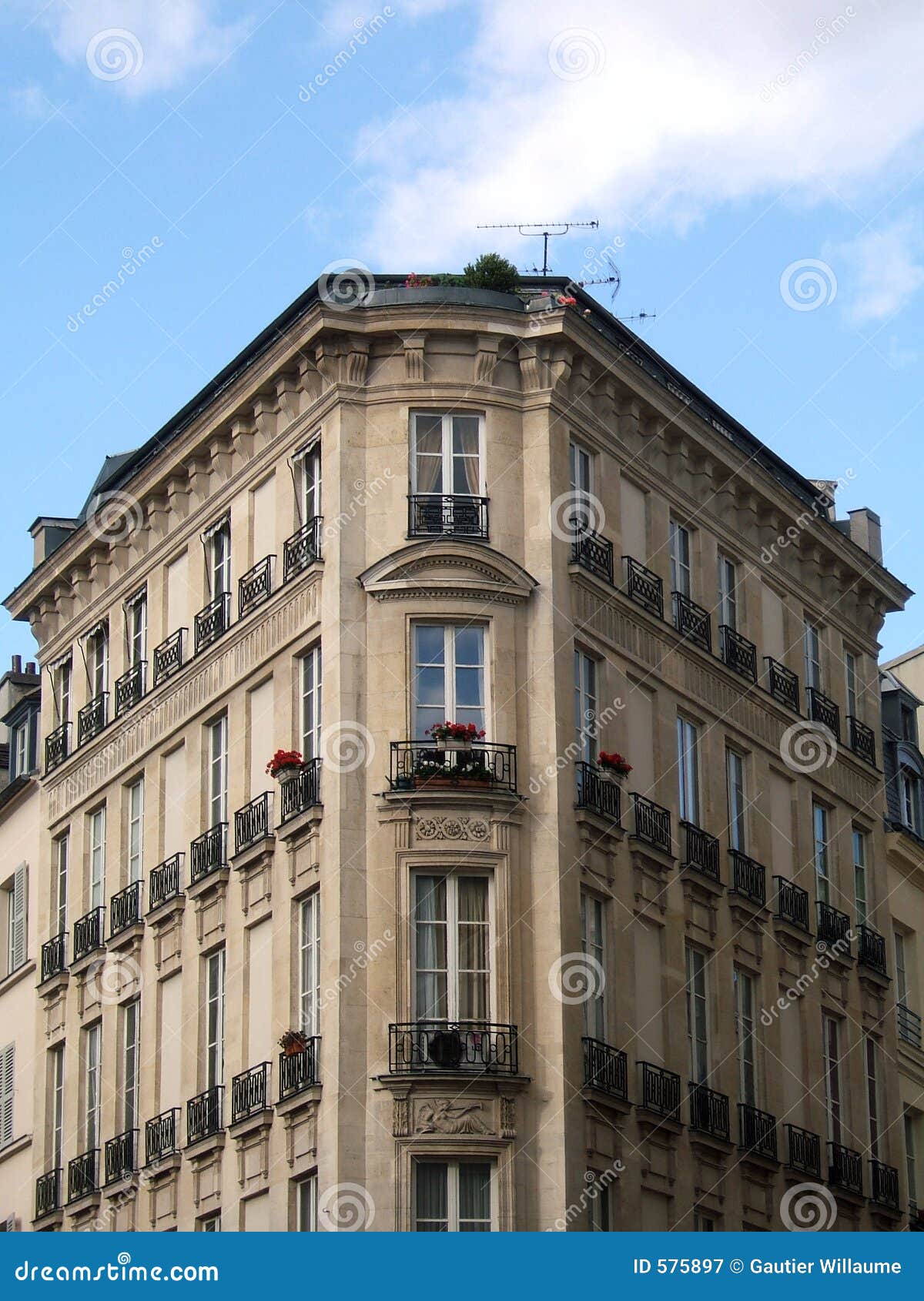 Traditional Building Corner Stock Image - Image of blue, living: 575897