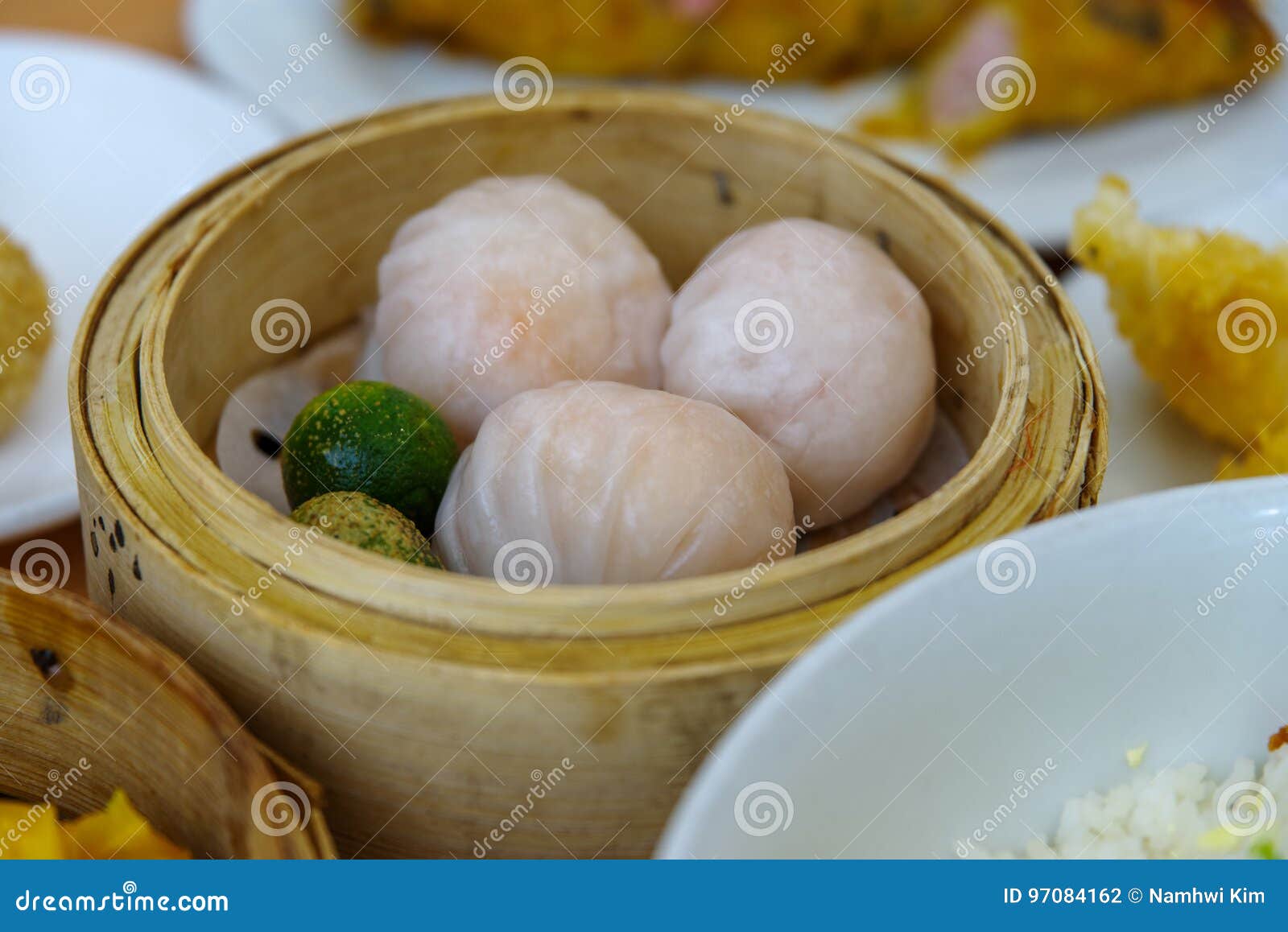 Traditional Cantonese Dumpling Served in Dim Sum Stock Photo - Image of ...