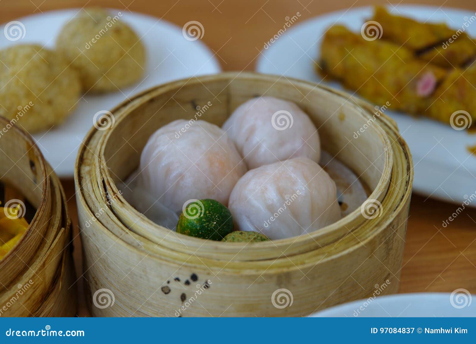 Traditional Cantonese Dumpling Served in Dim Sum Stock Image - Image of ...