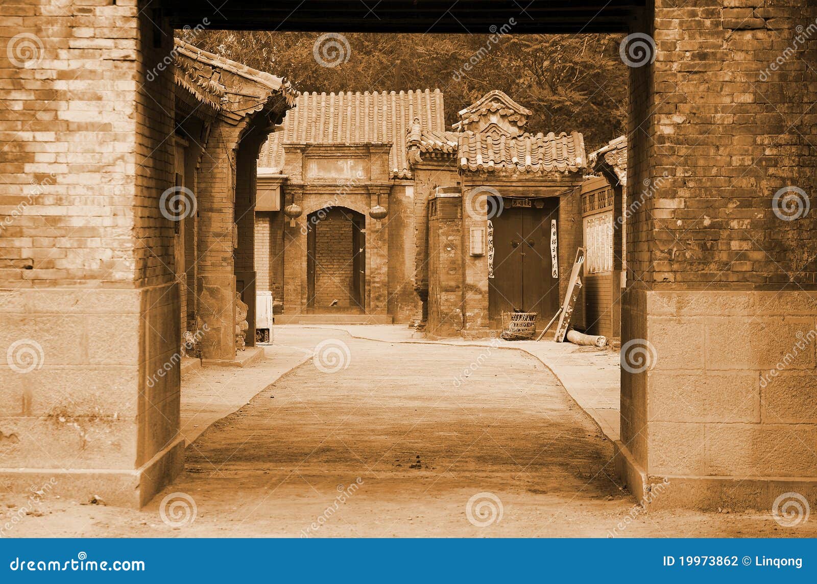 Traditional Chinese alley stock photo. Image of lantern - 19973862