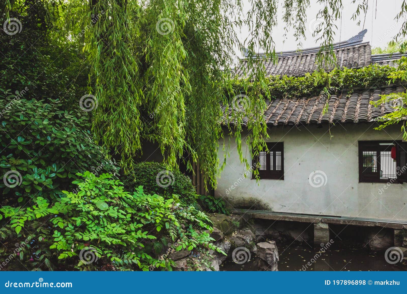 Traditional Chinese Architecture by Water and Trees, Shaoxing, China ...