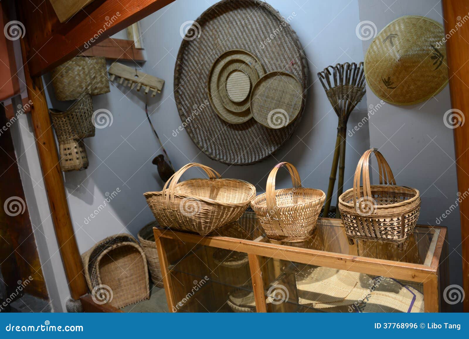 Chinese Tea Ware Gaiwan With Cup Of Green Tea And Tea Pither Chahai ...