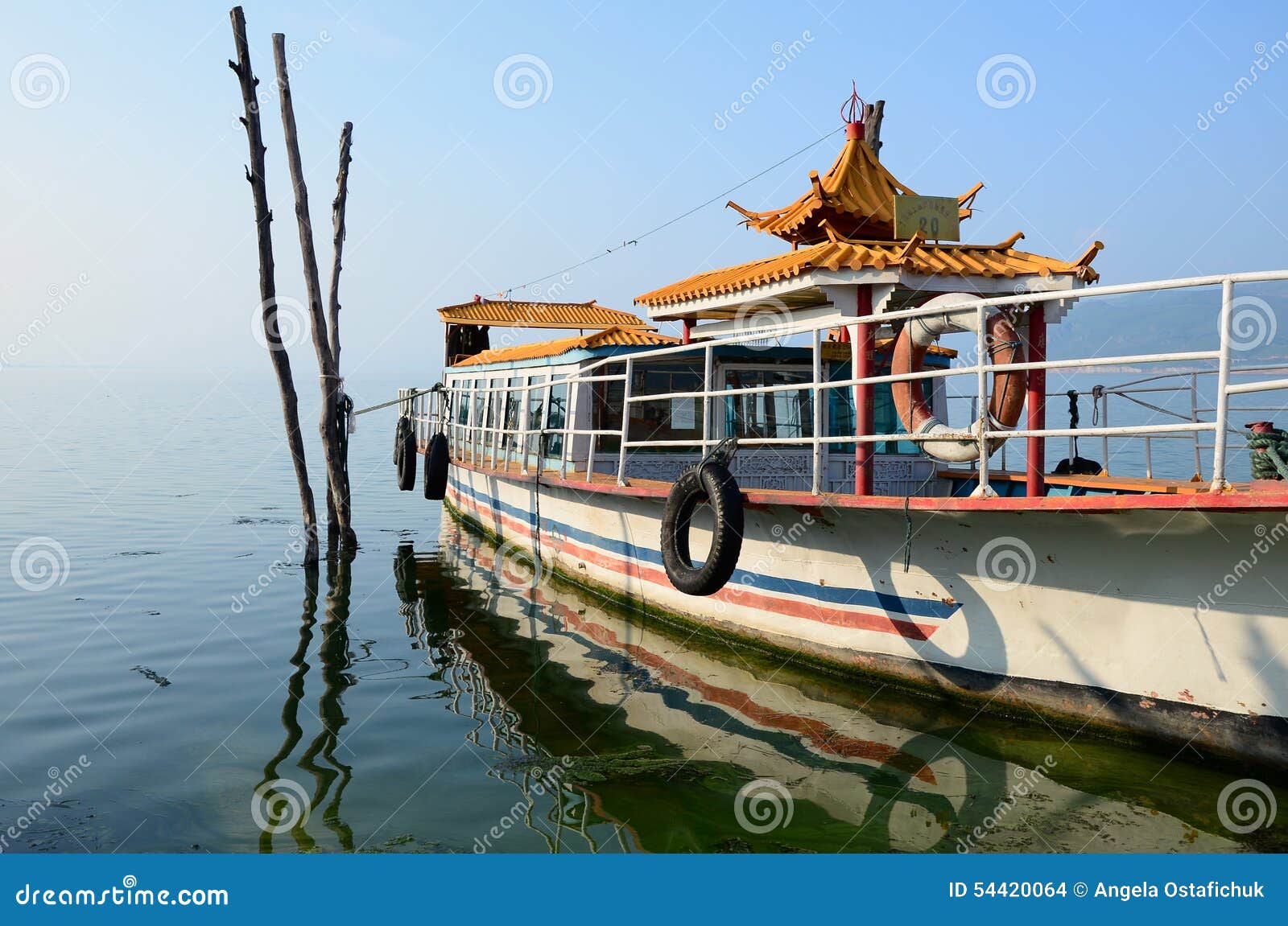 Traditional Chinese Boat stock photo. Image of water - 54420064