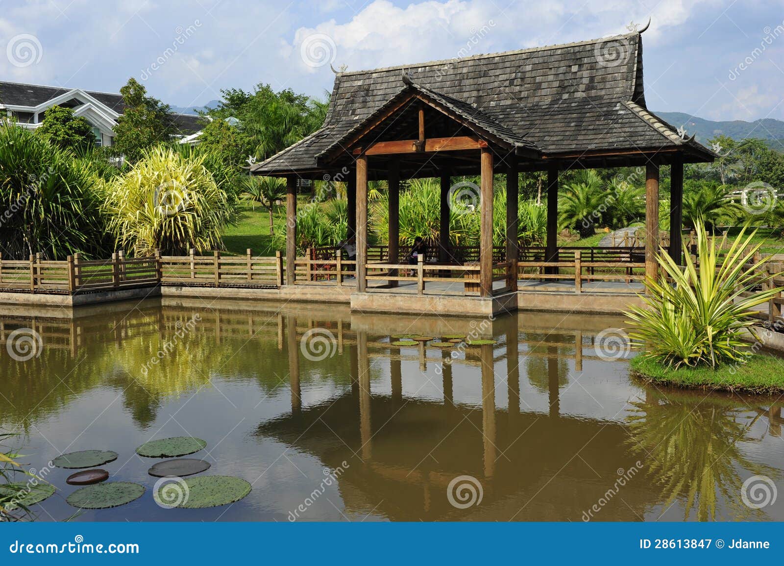 Traditional Chinese Garden Pavilion Editorial Photography - Image: 28613847