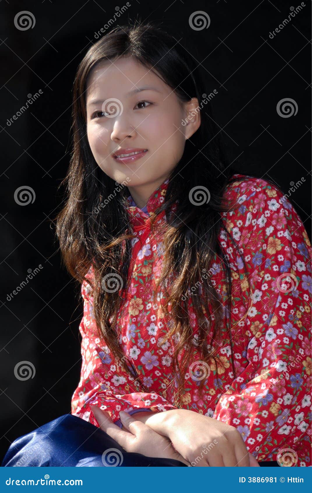 Traditional Chinese Girl Picture. Image: 3886981