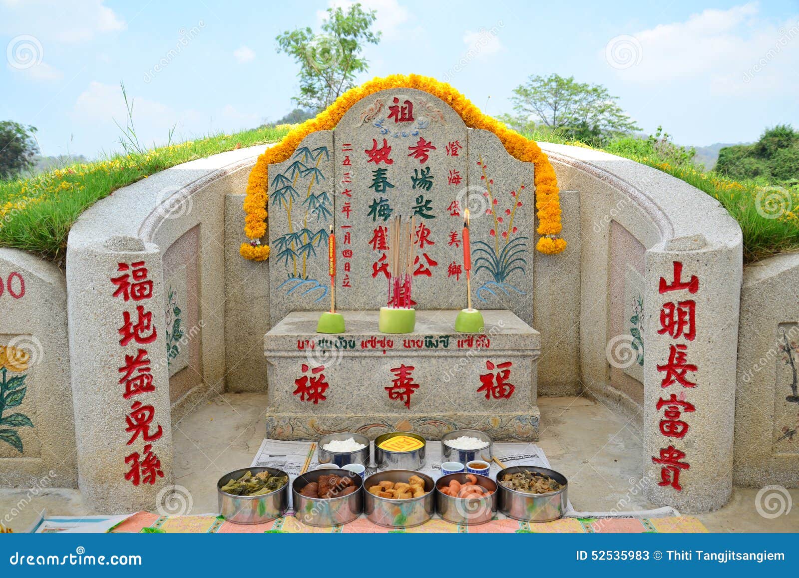 Traditional Chinese Graveyard Stock Image - Image of soil, letter: 52535983