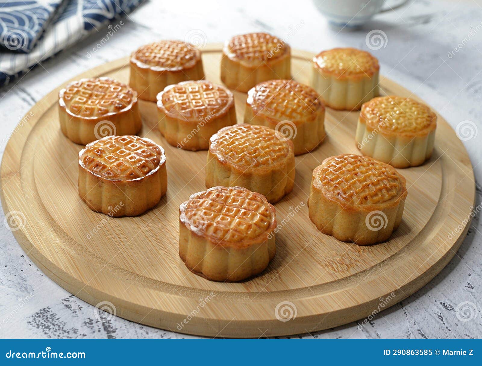 Traditional Chinese Mooncakes on a Platter Stock Image - Image of bread ...