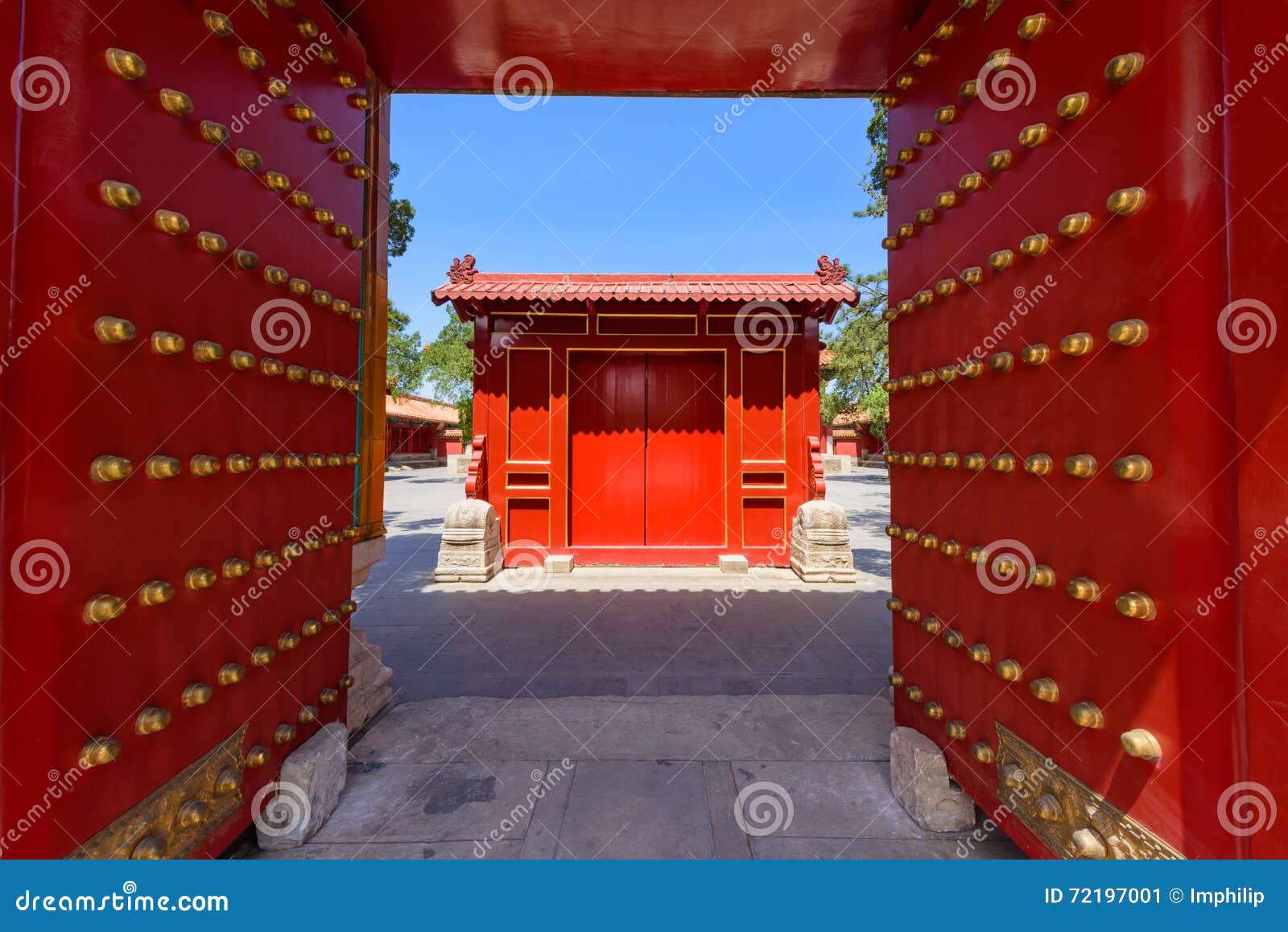 The Traditional Chinese Screen Stock Image - Image of house, opening ...