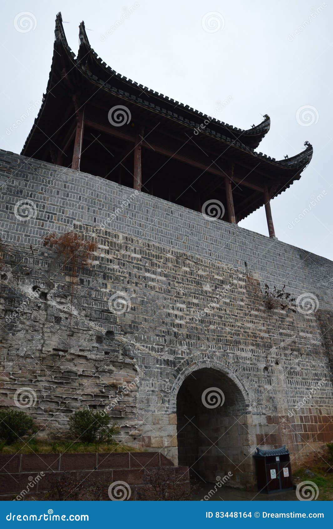 Traditional Chinese Structure Stock Photo - Image of covered, eating ...
