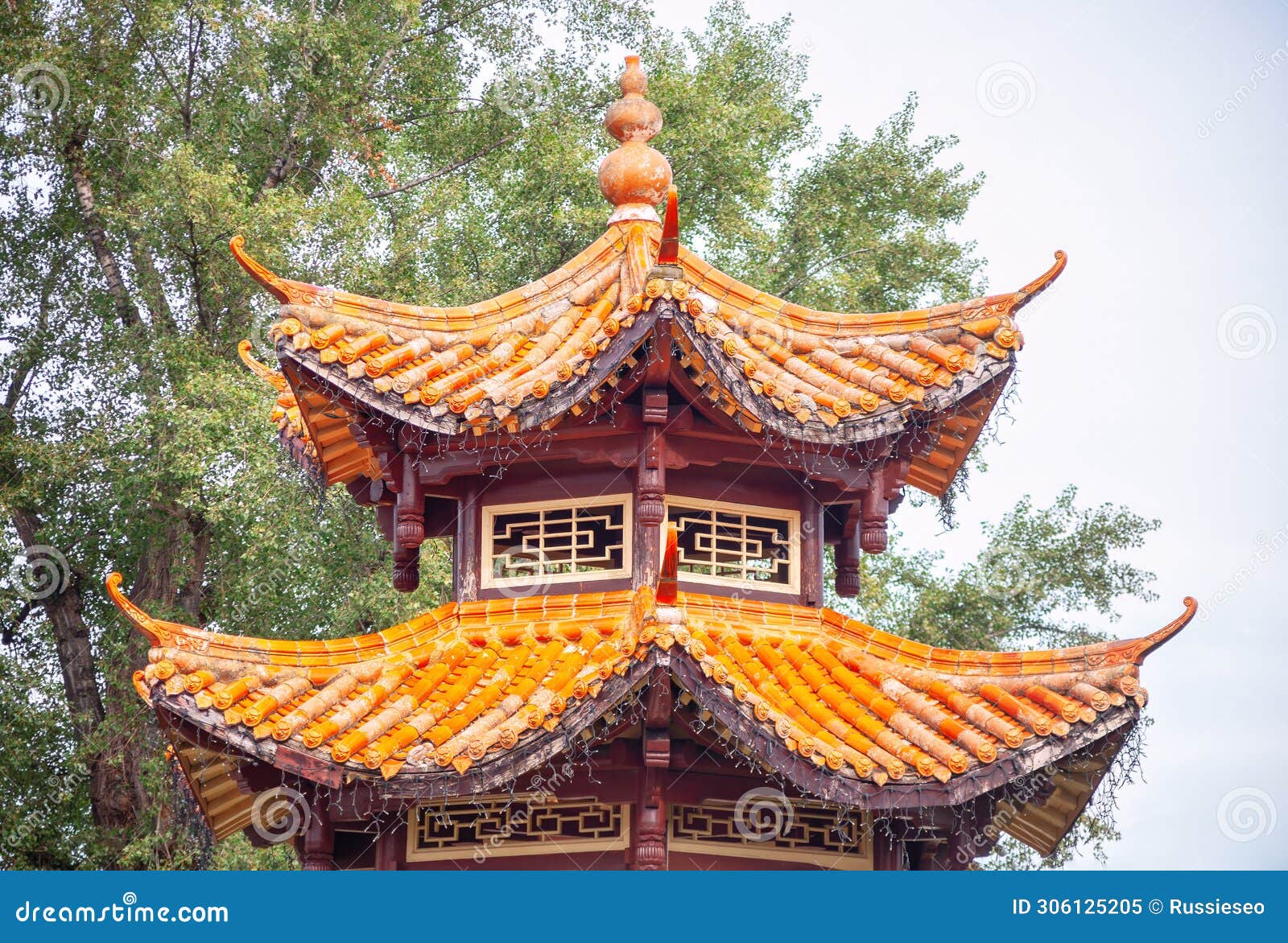 Traditional Chinese Style Pavilion Stock Image - Image of asian, style ...