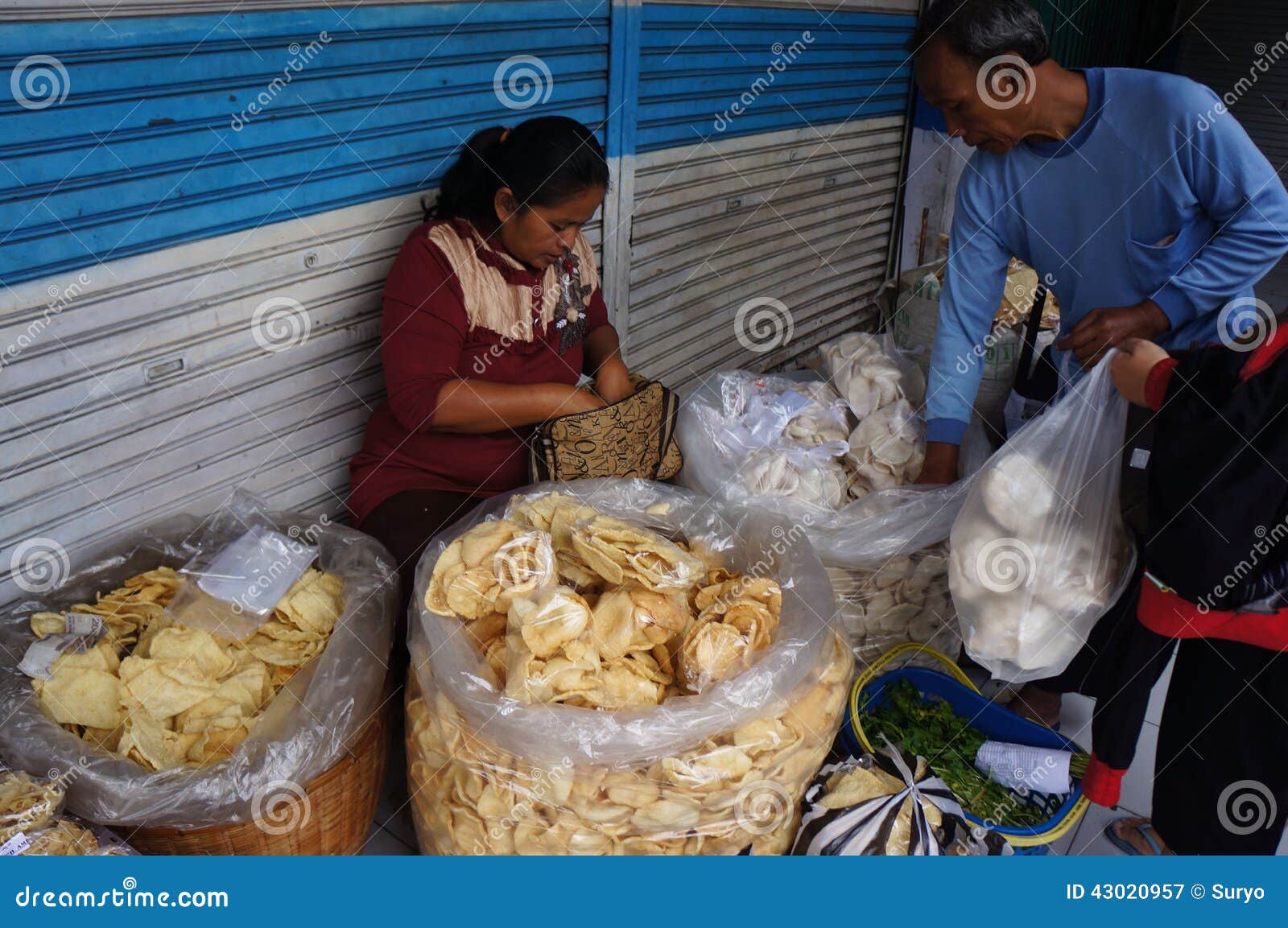 Traditional chips editorial photography. Image of vendor - 43020957