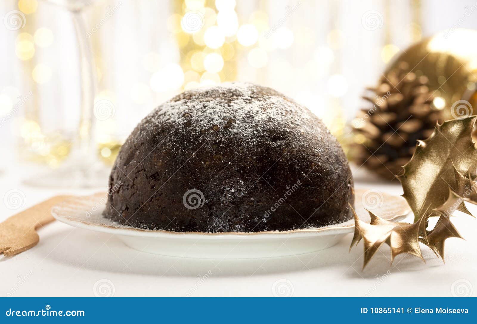 Traditional Christmas Pudding Decorations Stock Image - Image of twig ...