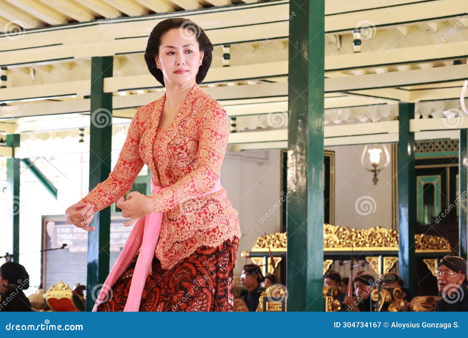Traditional Classical Dance at the Yogyakarta Sultan Palace. Editorial ...