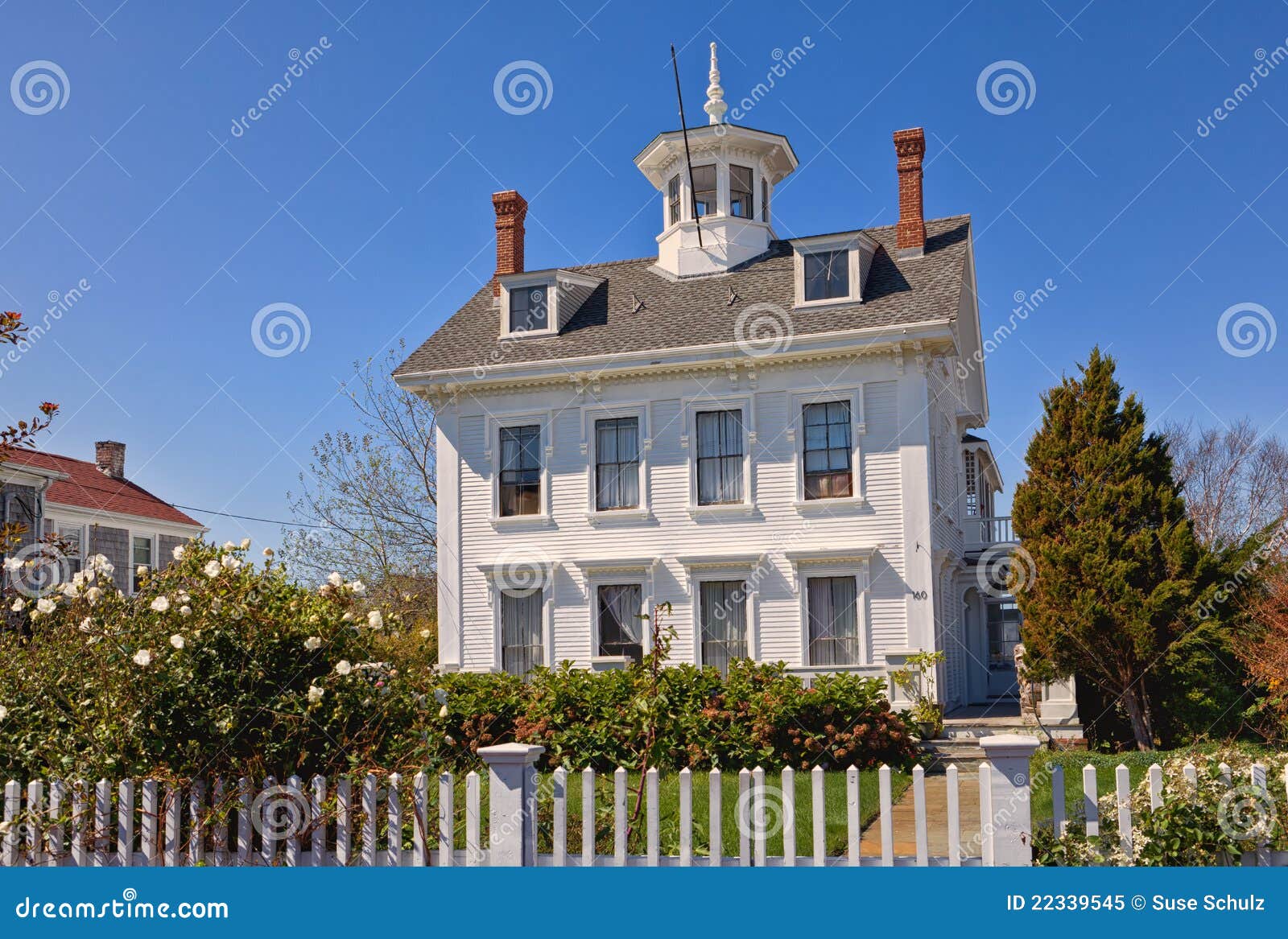 Traditional Colonial House stock image. Image of cape - 22339545