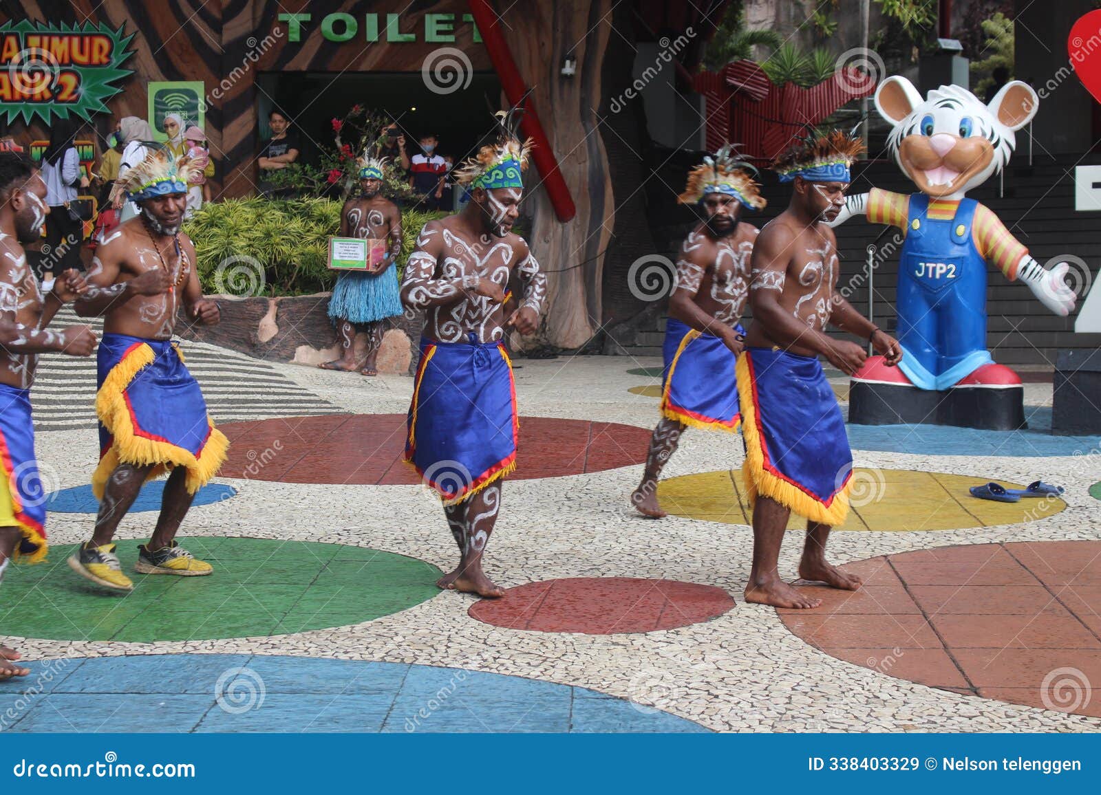Traditional Dances from Indigenous Cultures Editorial Stock Image ...