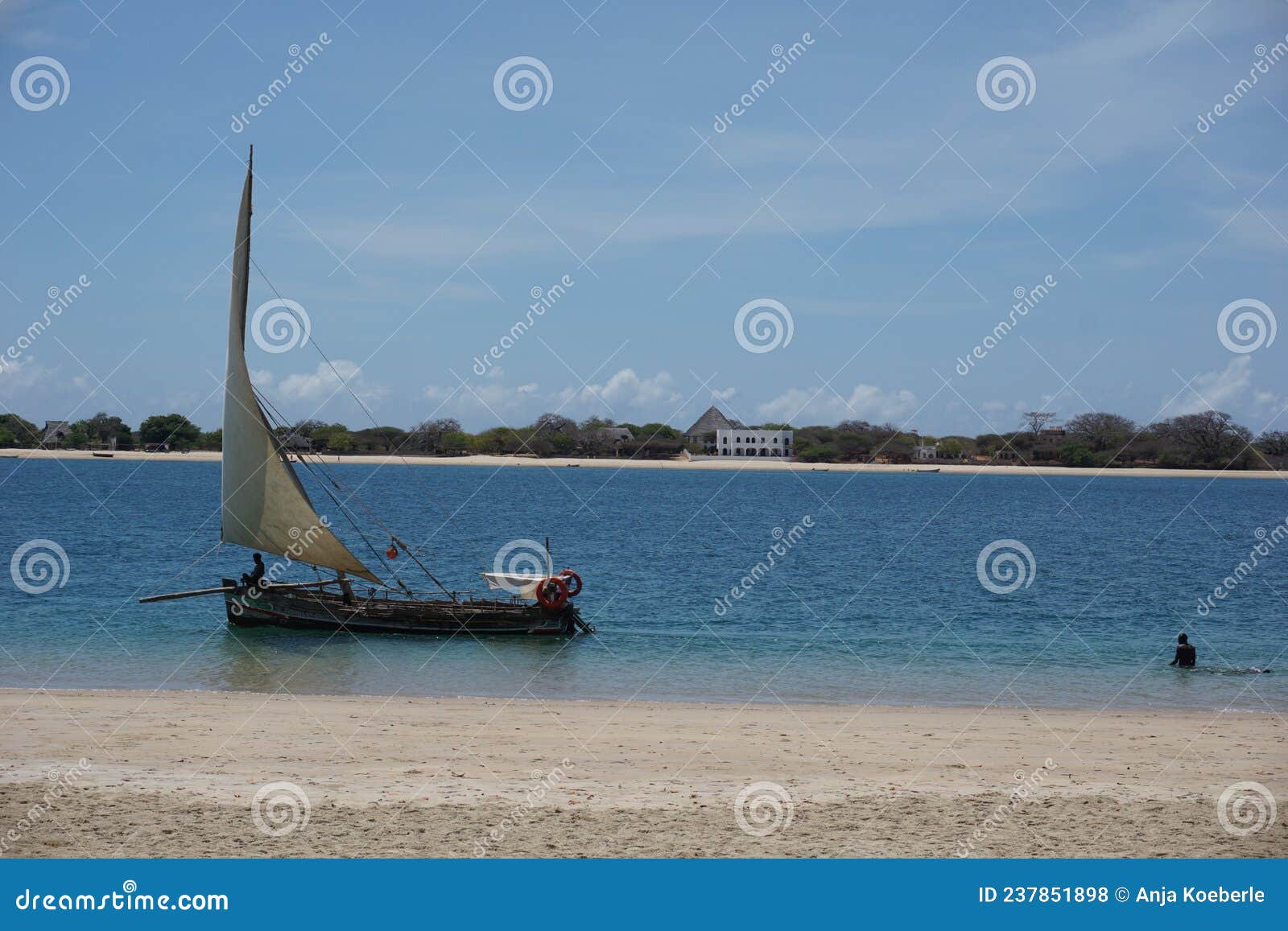 Traditional Dhow, Arab Sailing Vessels Editorial Image | CartoonDealer ...