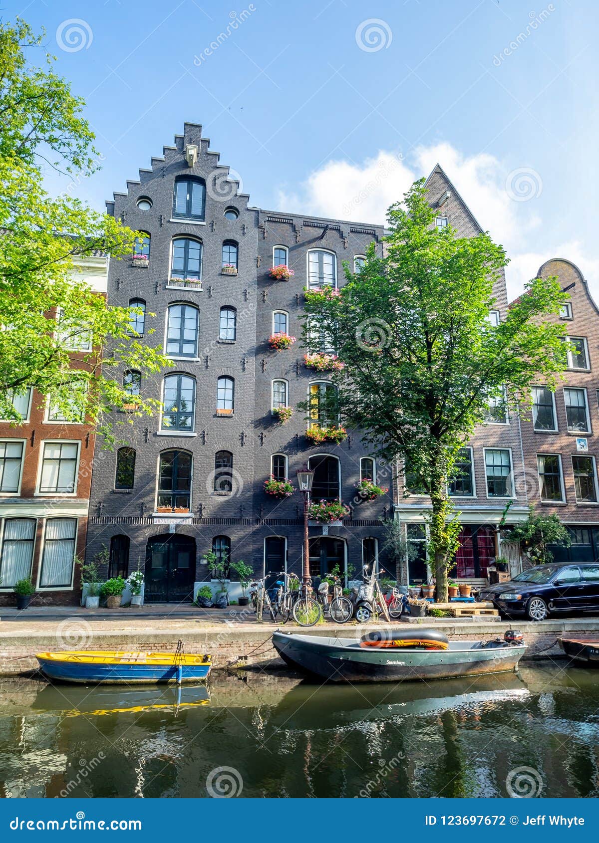 Traditional Dutch Canal Buildings Editorial Photography - Image of city ... Traditional Dutch Canal Buildings Editorial Photography - Image of city ...