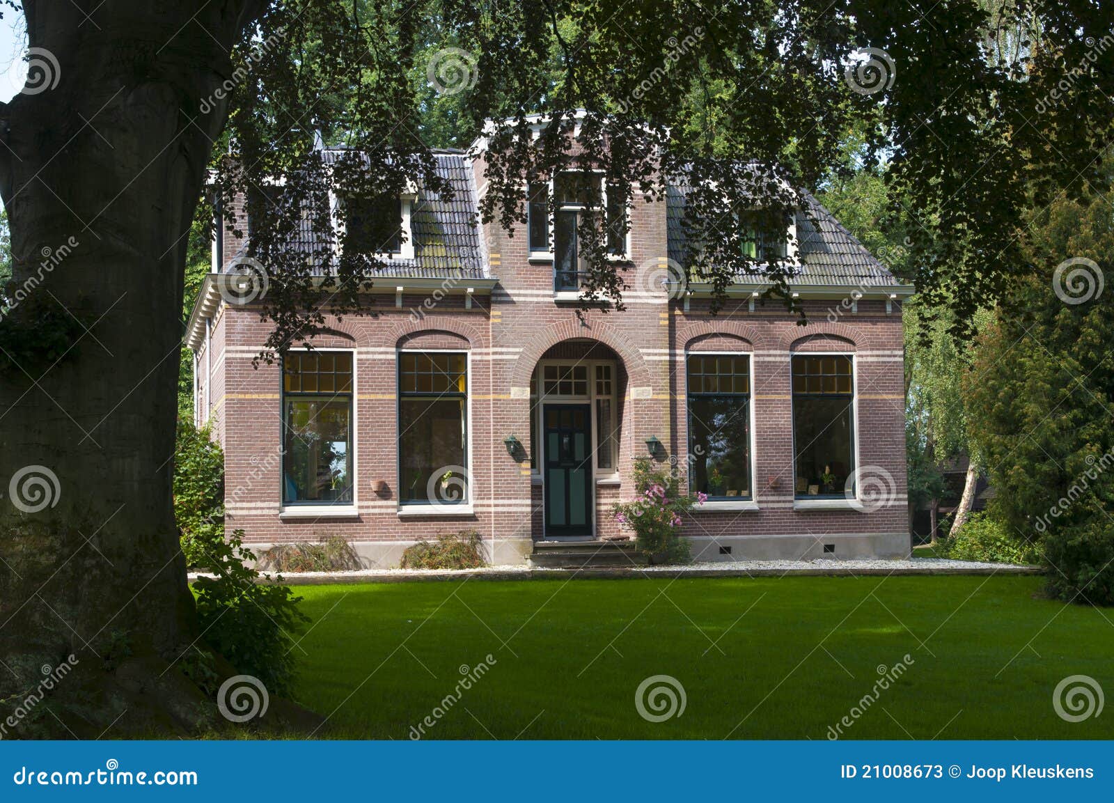 Traditional Dutch House Stock Photos - Image: 21008673