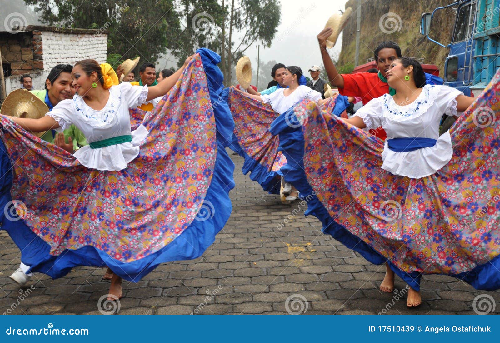 Traditional Ecuadorian Dancers Editorial Stock Image - Image of south ...