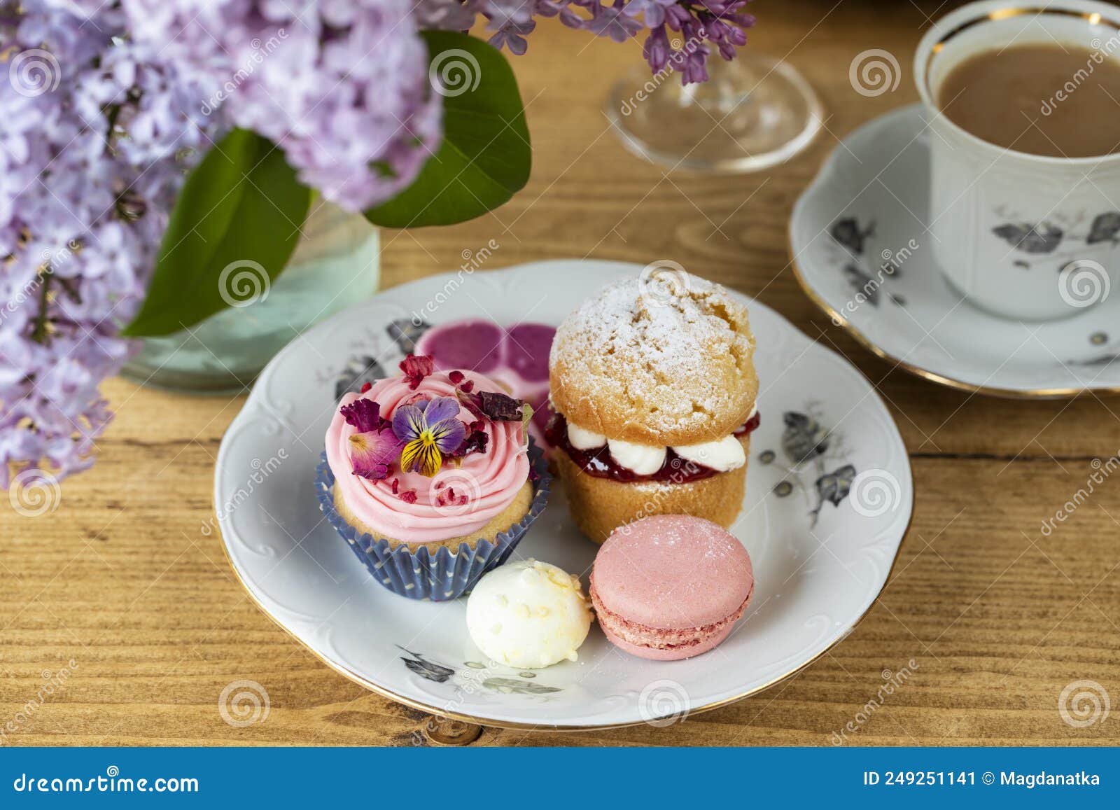 Traditional English Afternoon Tea Stock Image - Image of finger, pink ...