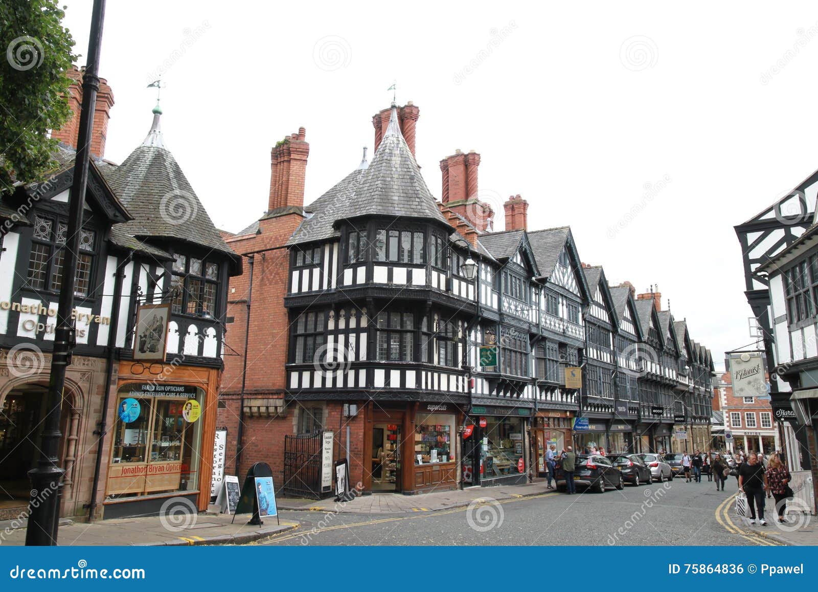 Traditional English Building Editorial Photo - Image of architecture ...