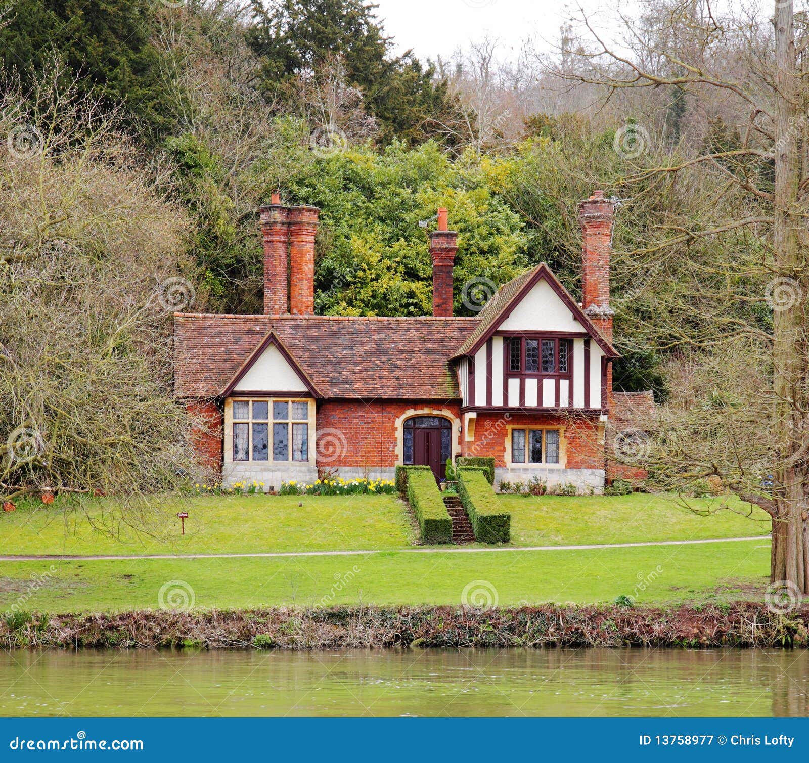 Traditional English Riverside House Stock Image - Image of england ...
