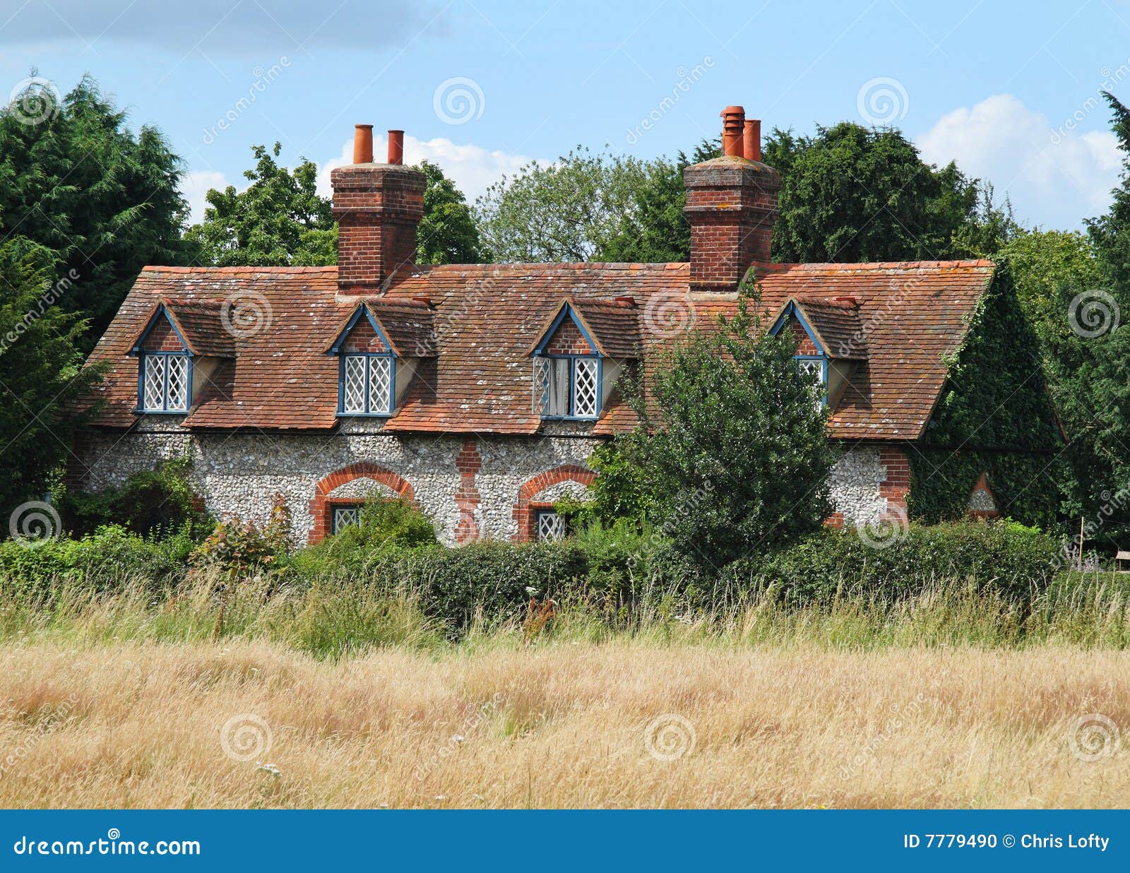 Traditional English Rural Cottage Stock Photo - Image of craftsmanship ...