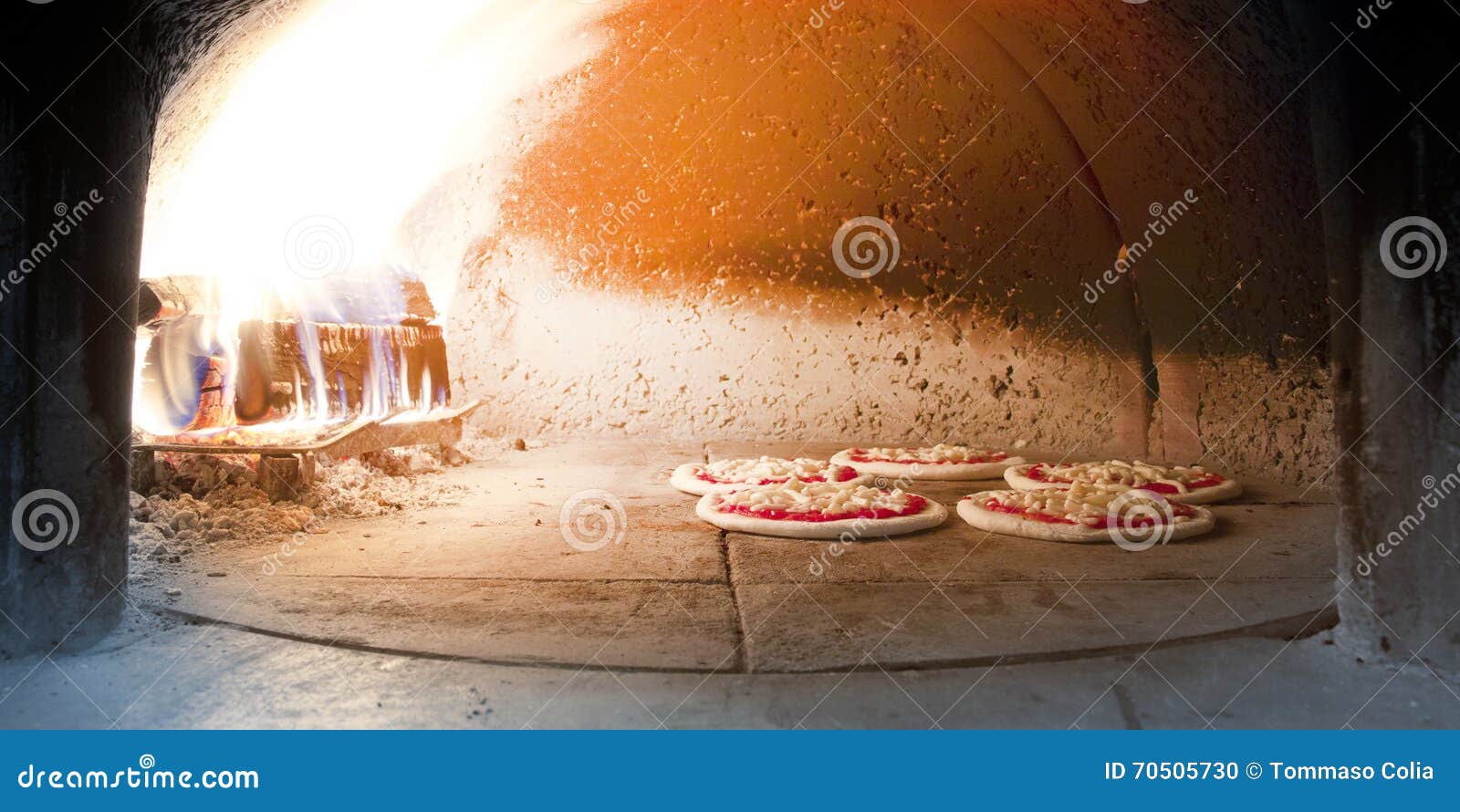 Traditional Fire Oven for Pizza Stock Photo - Image of bake, wood: 70505730