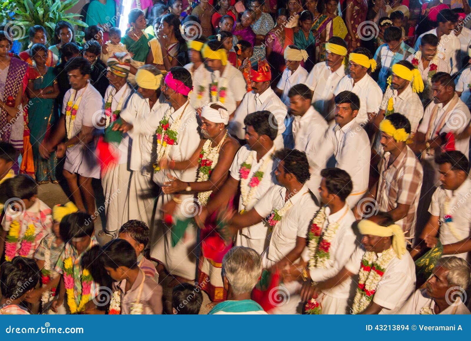 Traditional Folk Dance editorial stock image. Image of indian - 43213894