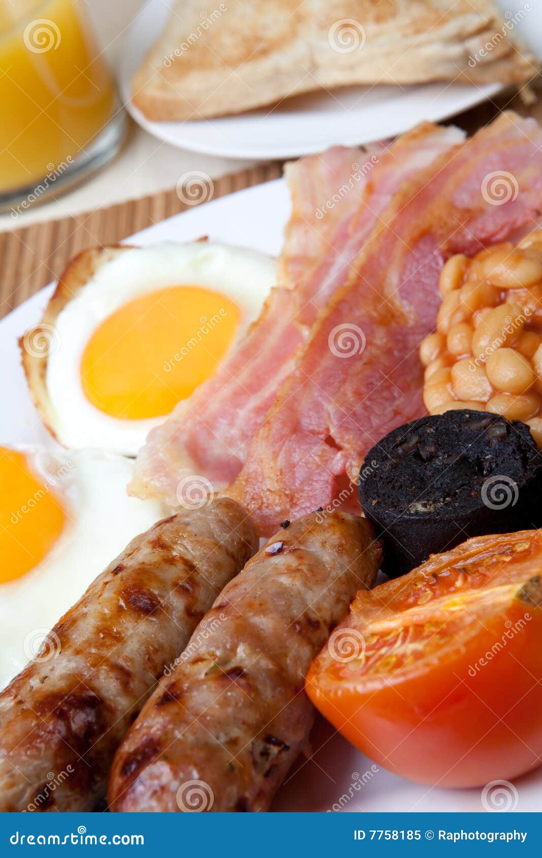 Traditional Full English Breakfast Stock Image - Image of closeup, pork ...
