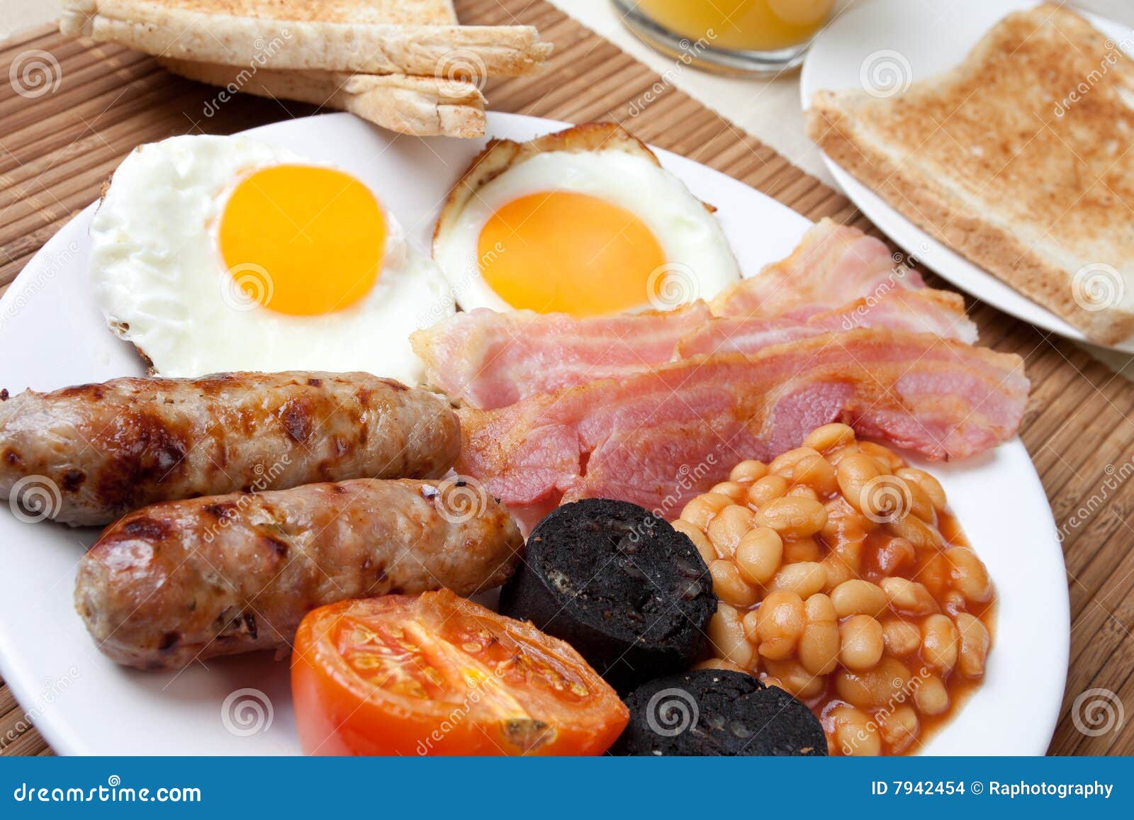 Traditional Full English Breakfast Stock Photo - Image of food, gourmet ...
