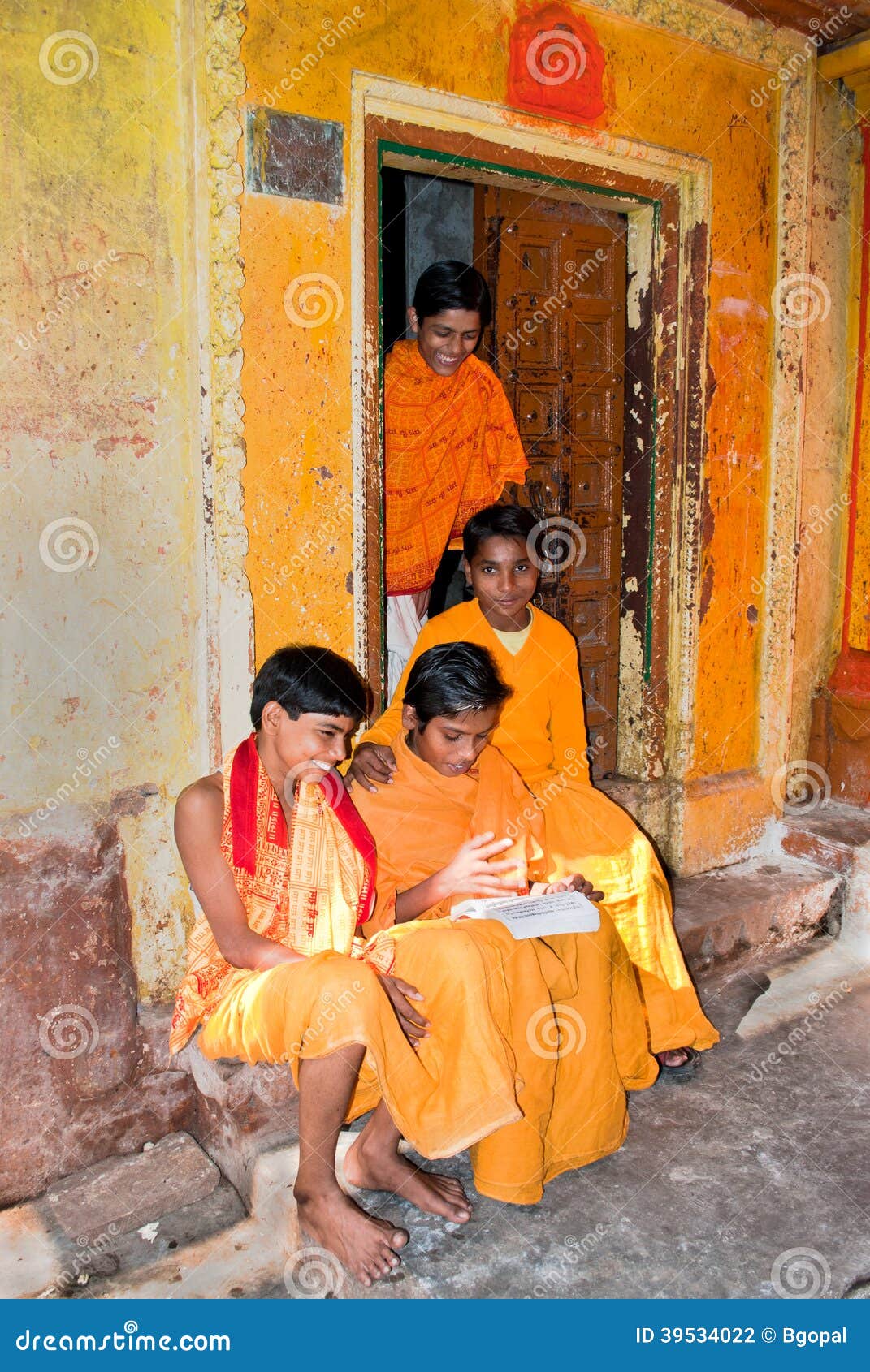Traditional Hindu students editorial photography. Image of house - 39534022