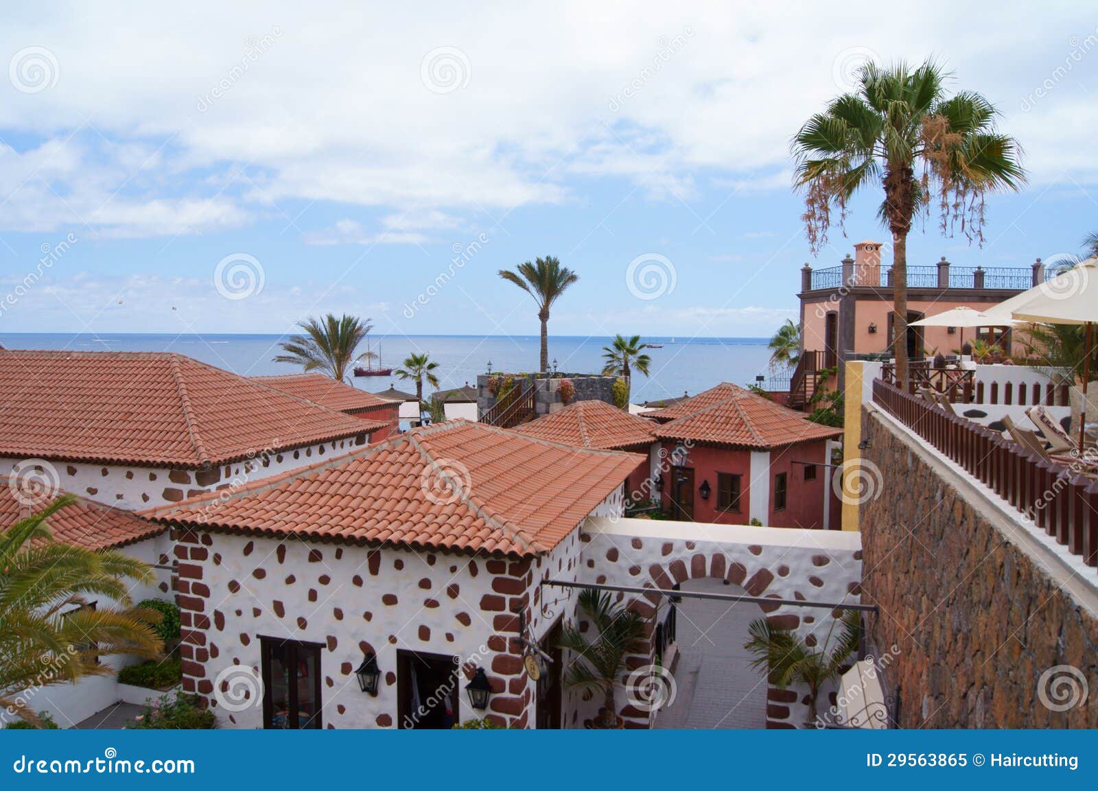 Traditional House on Canary Island Stock Image - Image of white, ocean ...