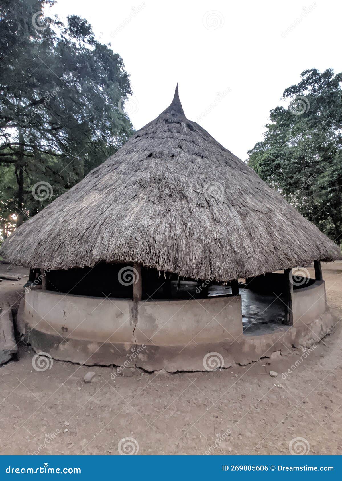 Traditional House Made of Thatch Stock Photo - Image of geology, temple ...