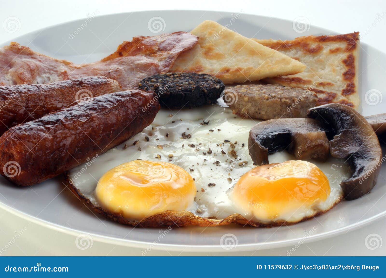Traditional Irish Breakfast Stock Photo - Image of delicious, sausage ...
