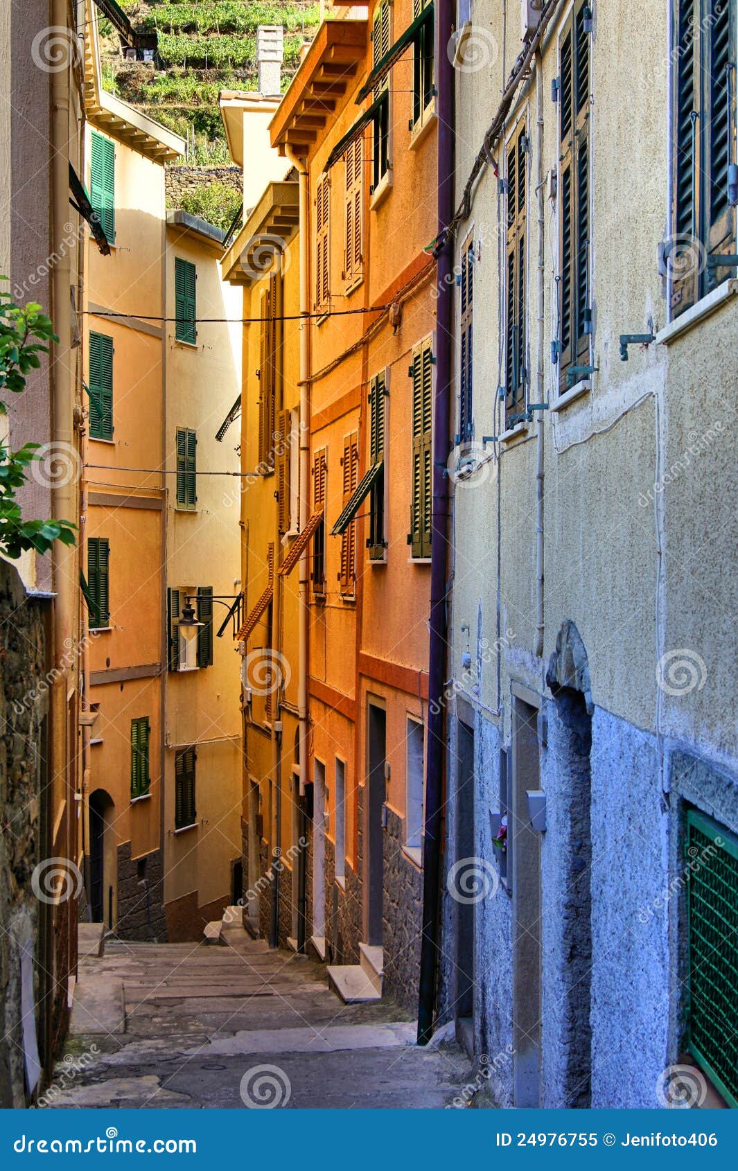 Traditional Italian street stock image. Image of terre - 24976755
